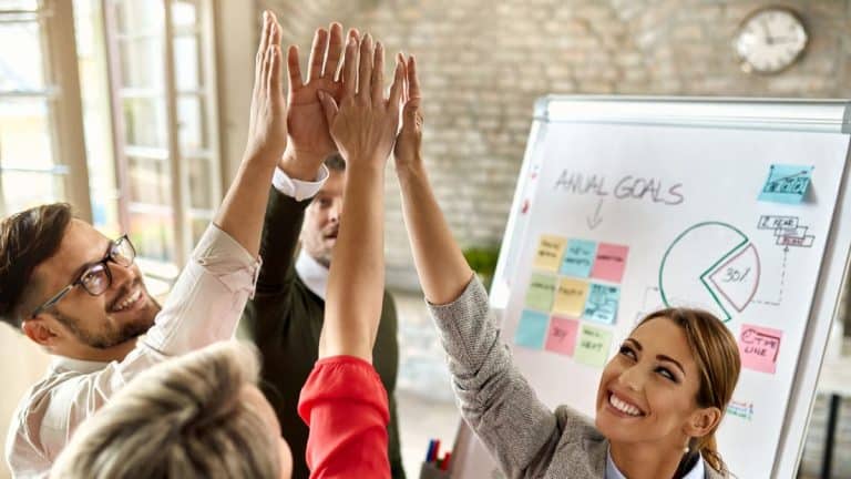 O que é kick off? Saiba para que serve e como realizar